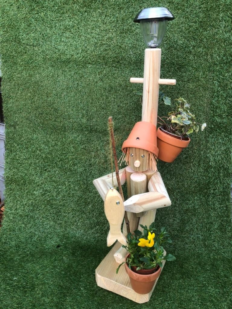Standing Fisherman with a solar light – Kiec Garden Product